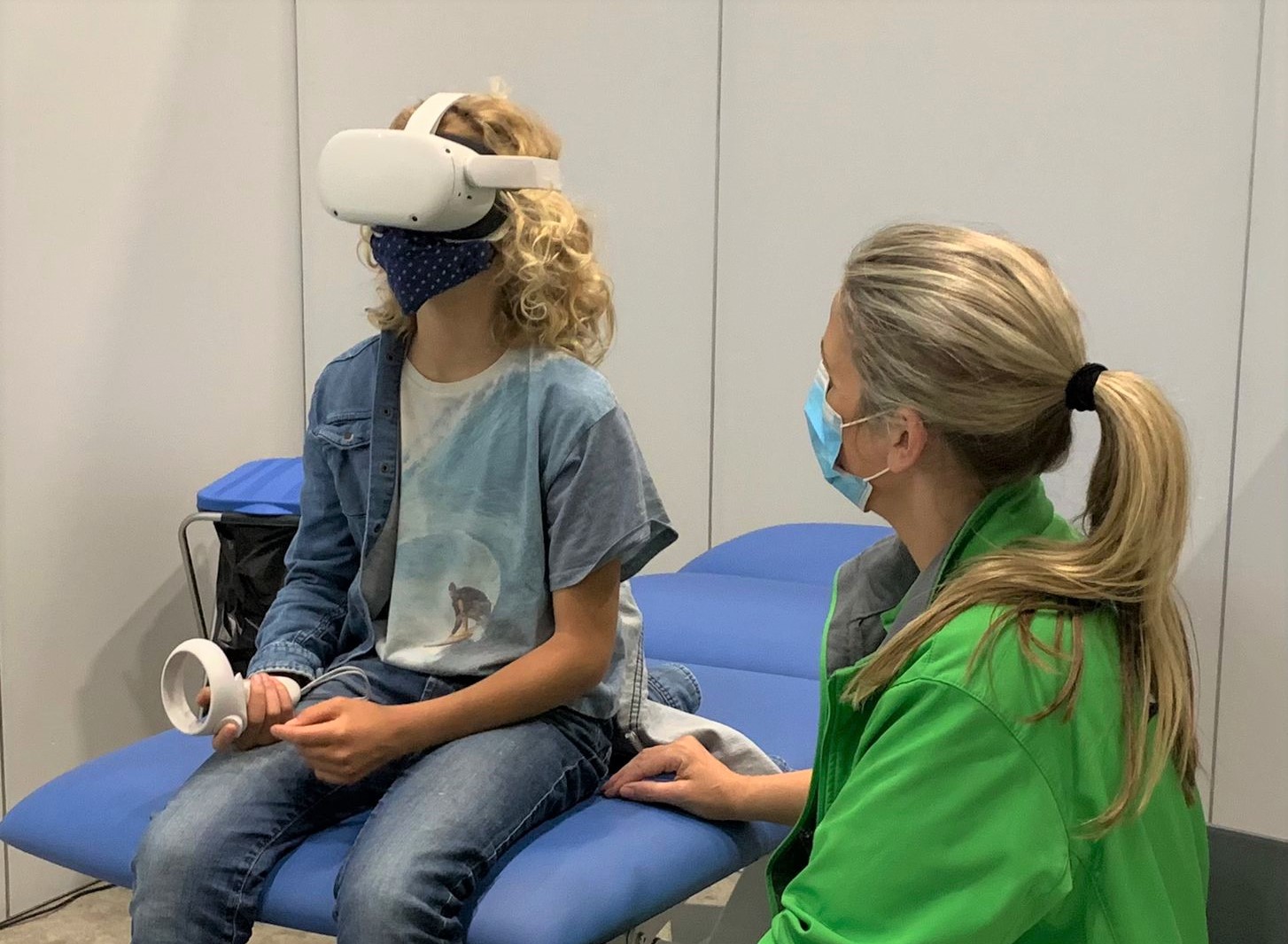 Test met VR-bril bij prikangst groot succes - GGD West-Brabant